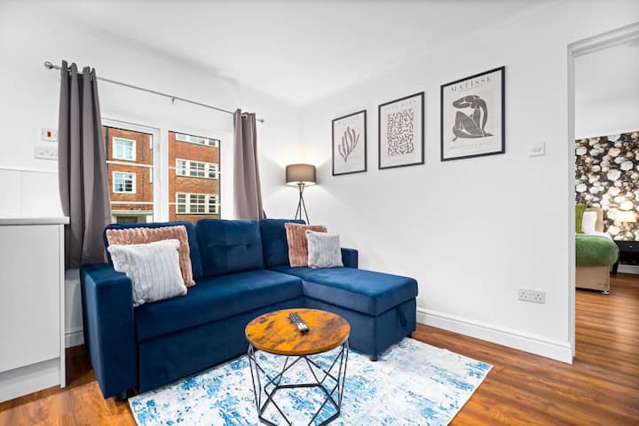 2-bed Apt • Sleeps 6• Parking • Near Birmingham - Worcester