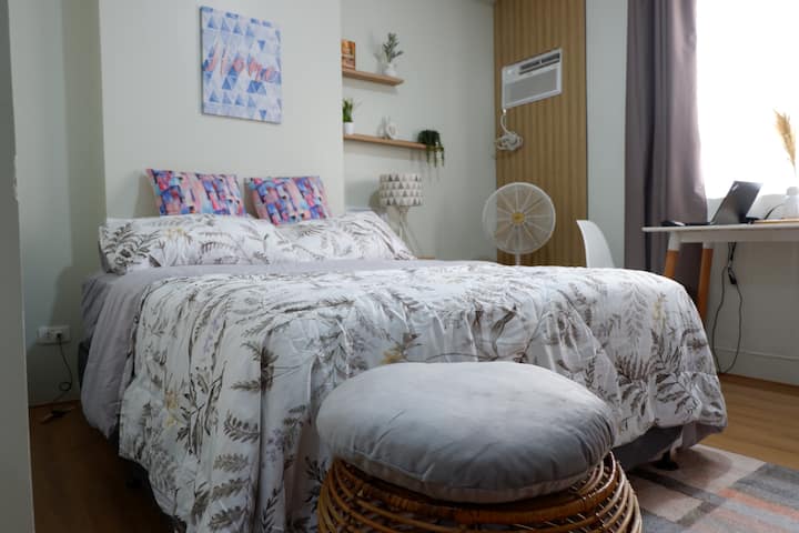 Cozy Studio W/ Pool Access | Lahug, Cebu City - Cebu City