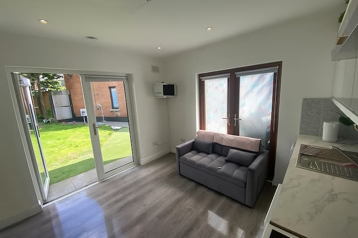 Luxury Garden Hideaway, Dublin - Dublin