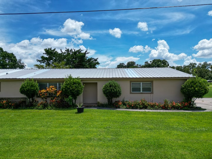 The Big Water Retreat - Okeechobee, FL
