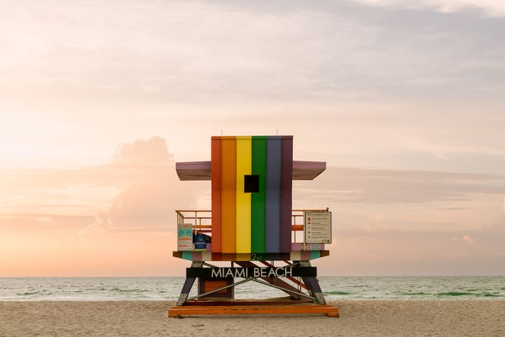 Kingsize Comfort In Miami, Wifi & Pool Access - Miami Beach, FL