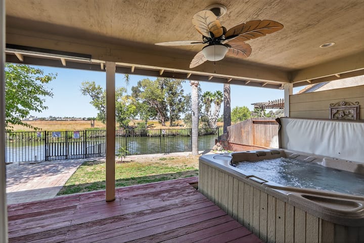 4790 - Waterfront Luxury Oasis W/ Hot Tub 3br Home - Discovery Bay, CA