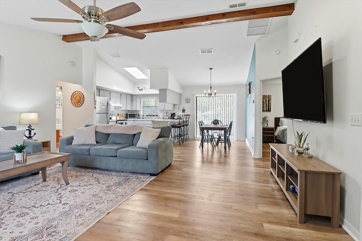 The Sailor's Nook - Crystal River, FL