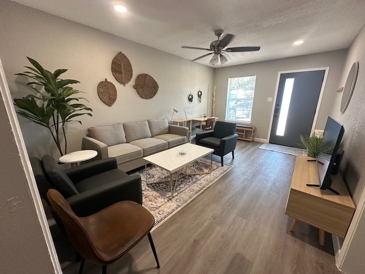 The Kyle Field Cottage At A&m/1mi To Kyle Field - Bryan, TX