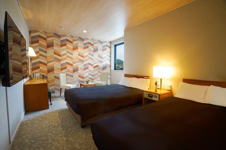 【Non-smoking】free Drinks!/renovated Twin Room/2ppl - Fukuoka
