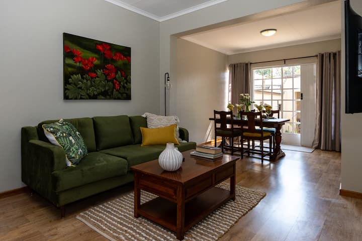 Charming Stylish Garden Cottage. - Pretoria