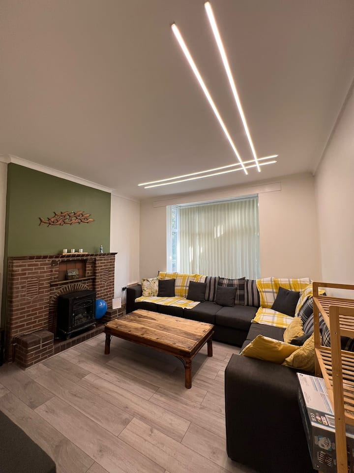 Perfect For Family & Couples Sleeps 6 - Wolverhampton