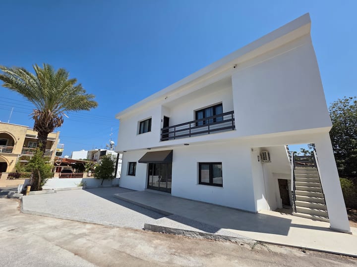 Nar (Whole Guesthouse) 5 Rooms - Famagusta