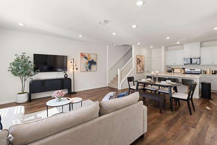 20% Off Monthly • New Designer Home W Ev Charging - Eastvale, CA
