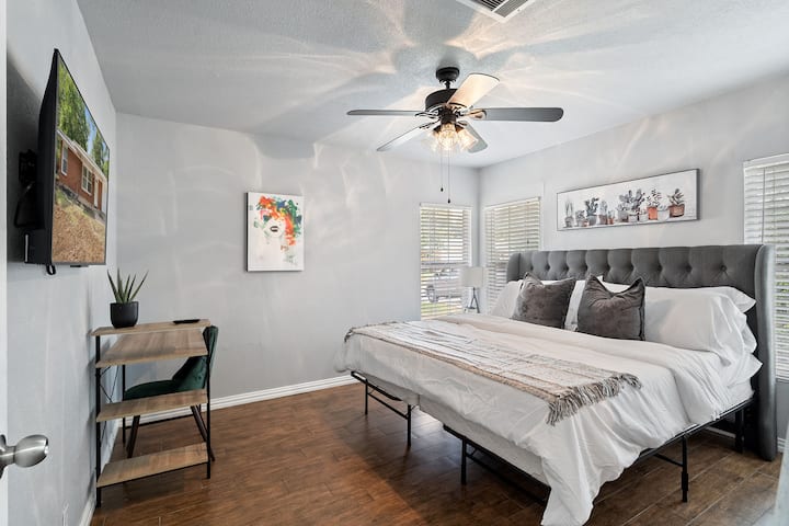 Bright 3br Beauty | Nrh - Garage - Huge Yard, Pets - North Richland Hills, TX