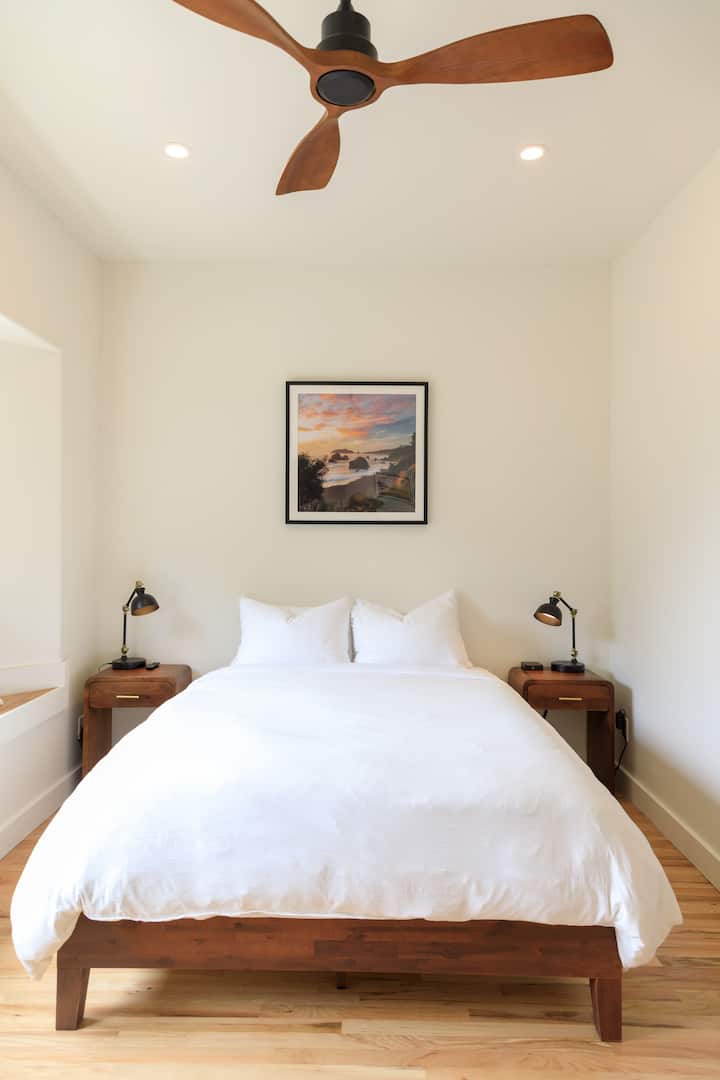 Schoolhouse Inn-room 4 - Trinidad, CA