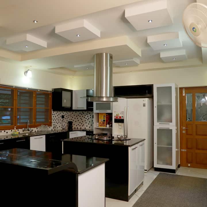Shamrock Holiday Home/homestay - Thiruvalla