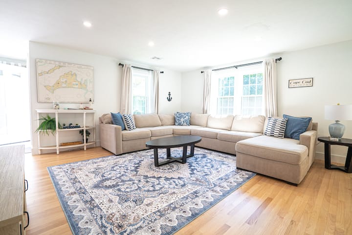 Shining Sea Hideaway・3 Bedrooms, 2 Living, 6 Beds - Black Beach, Falmouth