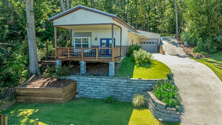 Gator Getaway Lake House - Lake Greenwood, SC