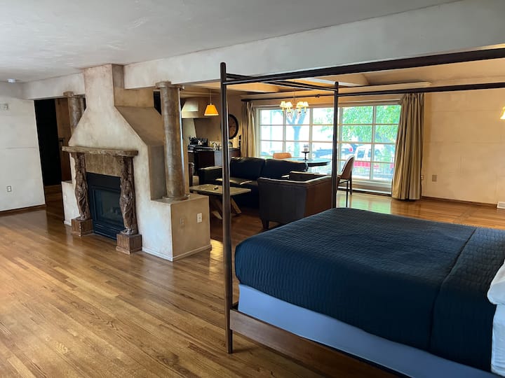 Villa Suite- Heart Of Downtown Sturgeon Bay - Sturgeon Bay, WI