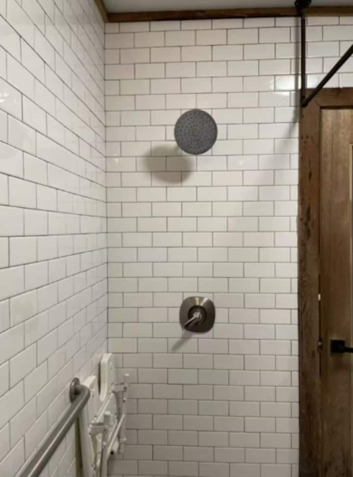 Private Full Hostel Buyout In Los Feliz –Sleeps 12 - Los Angeles, CA