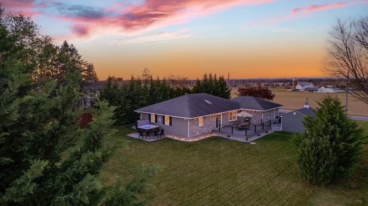 Amish Country Getaway With Hot-tub. - Strasburg, PA