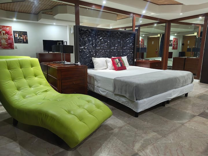 Lovely Room 1 King Bed-a/a-wifi - Cancún