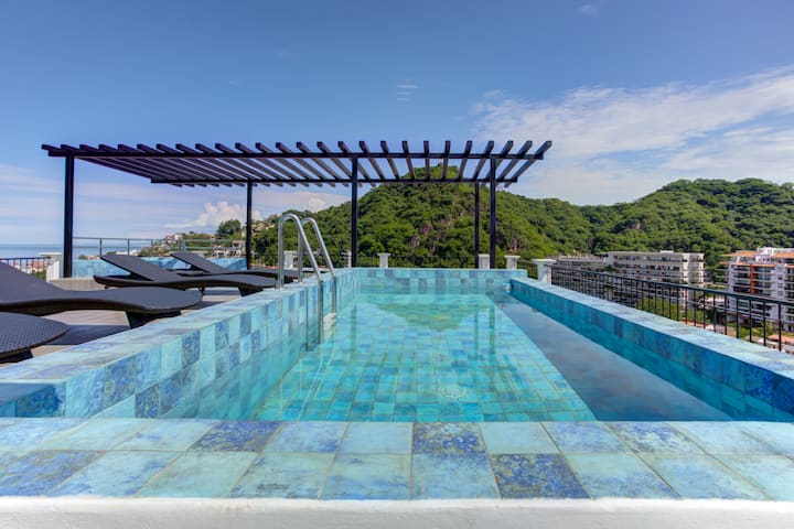 Romantic Zone With Rooftop Infinity Pool, Hot Tub - Puerto Vallarta