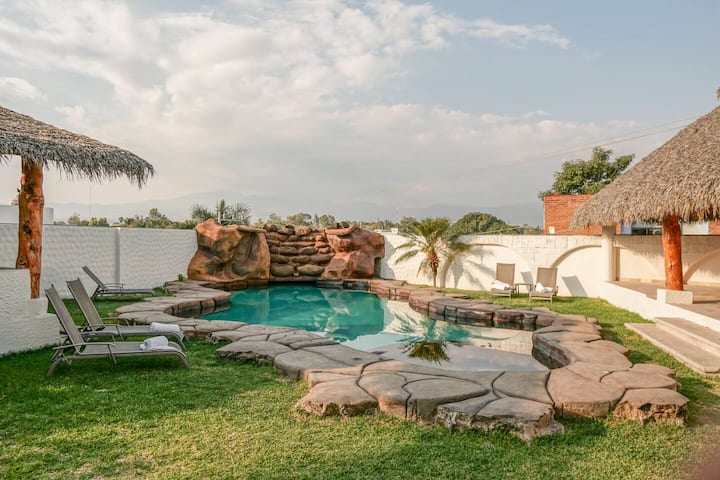 Casa Piedra Blanca: Gran Alberca Y Palapa - Jiutepec