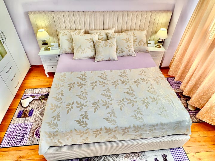 Ancient Love: The Shulamite And Solomon In Basel - Canton de Jura