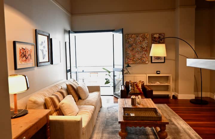 Moody Ny-style Heritage Apartment W/ Balcony - Brisbane