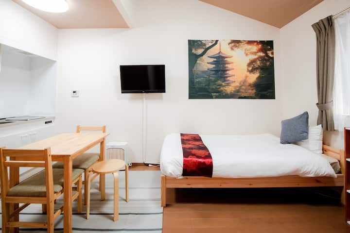 ノワール東寺Inn二階｜東寺・jr西大路駅近く｜独立玄関付き、家族や友人に最適 - Kyoto