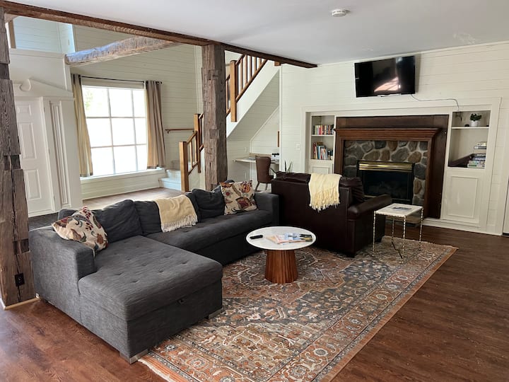 Coach House-heart Of Downtown Sturgeon Bay - Sturgeon Bay, WI