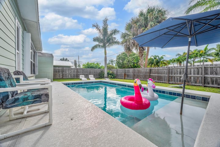Coastal Oasis Getaway With Pool - Stuart, FL