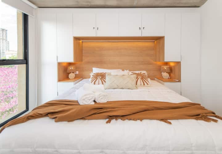 Steps To Top Malls | Bbq, Pool & Gym | King Bed - Asunción