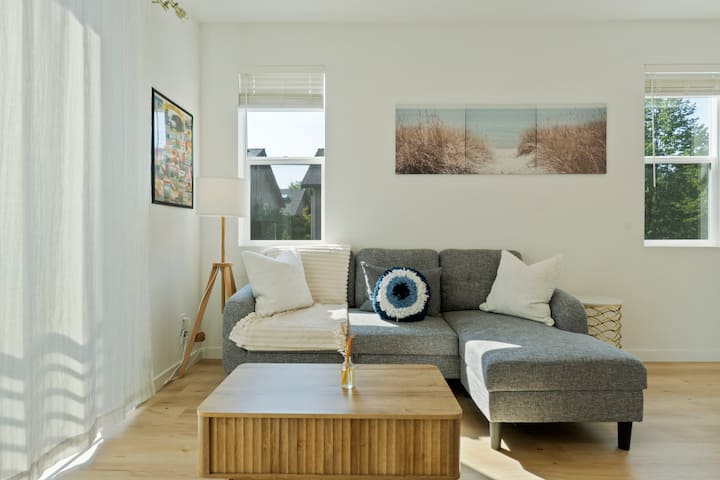 Bright 2br Townhome | Easy Access To Downtown & Uw - Woodland Park Zoo, Seattle