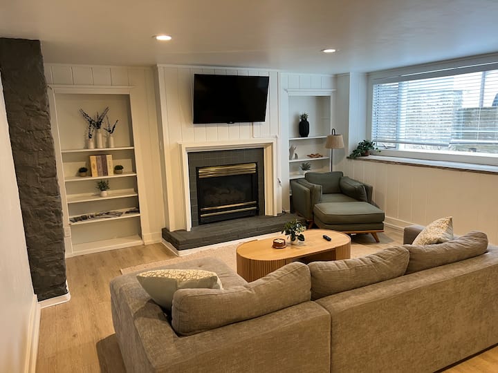 Courtyard Suite- Heart Of Sb - Sturgeon Bay, WI