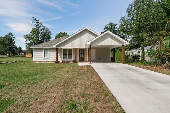 The Southern Hideaway - Hattiesburg, MS