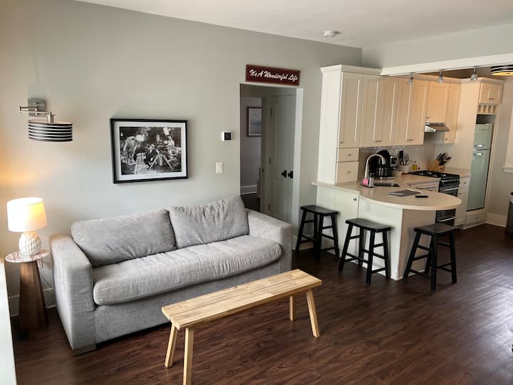 Arbor Suite- Heart Of Downtown - Sturgeon Bay, WI