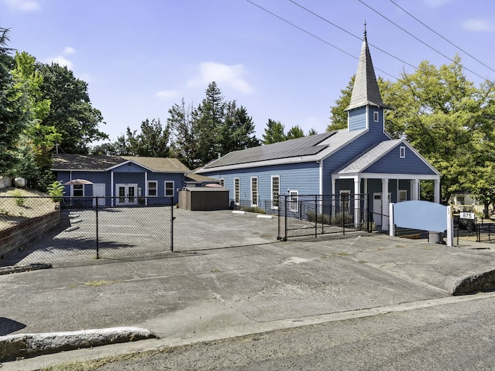 Converted Church Near Clear Lake! - Lakeport, CA