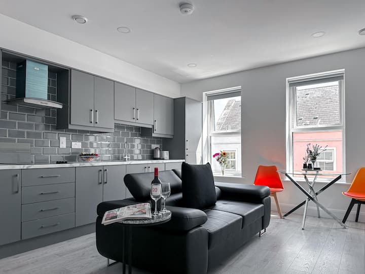 Deluxe Town Centre Apartment Twin - Cobh