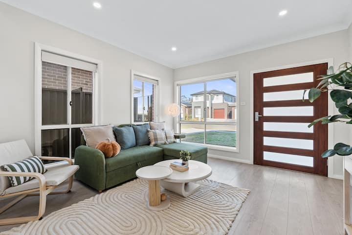 4br | Free Parking + Backyard | 9 Mins To Edsquare - 세인트 앤드류스