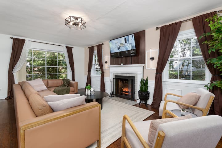 Exclusive Lux Home Near Town • Game Rm • Gym • 4br - Princeton, NJ