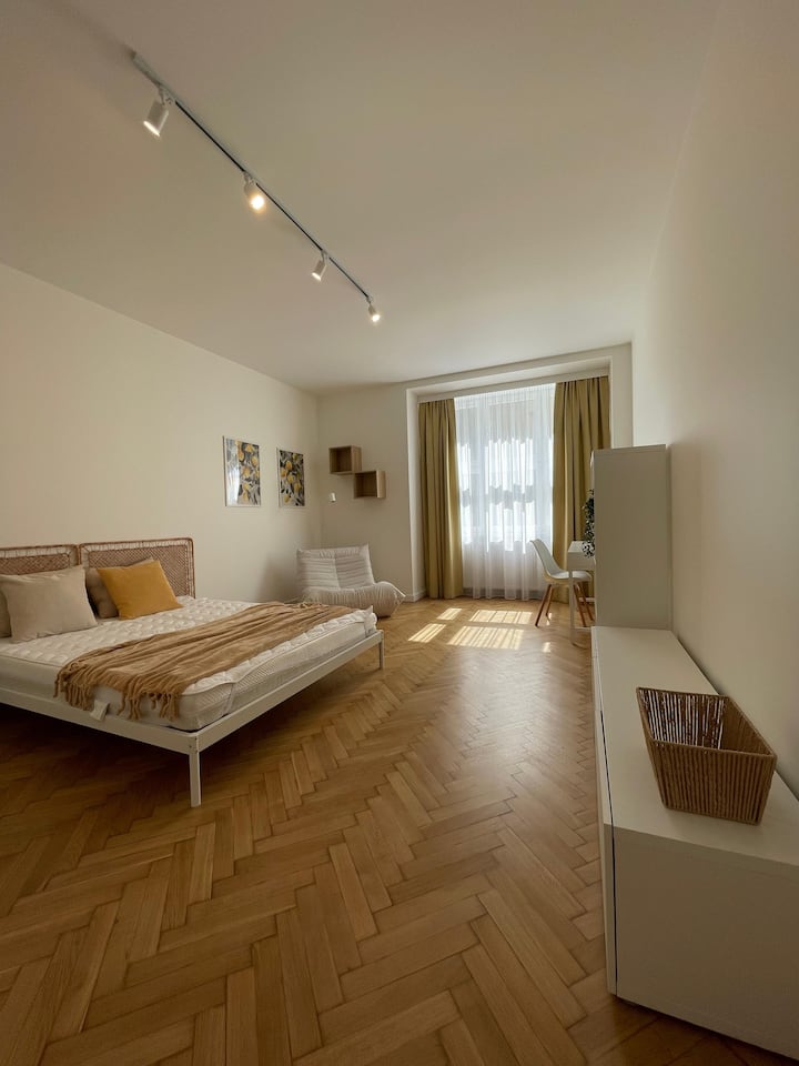 Nowy Kleparz 102 M2 With 3 Separate Bedrooms - Krakow