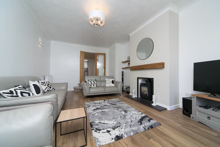 Modern Sleep 6 Ideally Located To Explore Anglesey - 뱅거