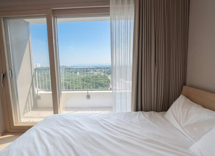 [1.2 환상 오션뷰] #스위트R1 #속초해변신축 #깔끔·청결 #더블루테라 - Sokcho-si