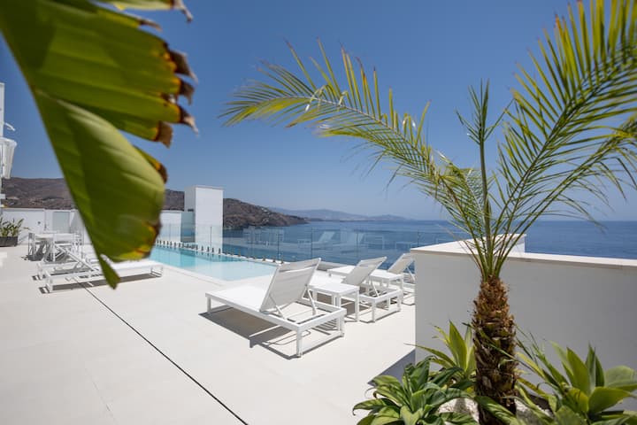 Villa De Lujo Con Vista Al Mar Y Piscina Privada - Almuñécar