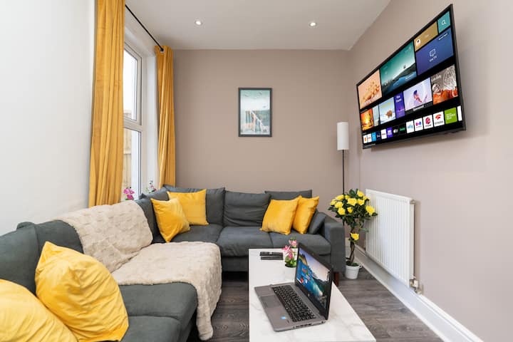 Open Mind Property - Stylish 4br House With 7 Beds - Fareham