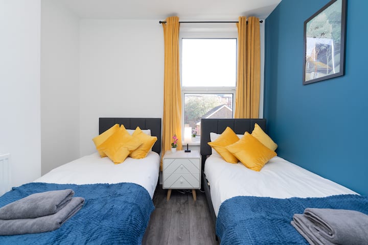 Open Mind Property - Stylish 4br House With 7 Beds - Portsmouth