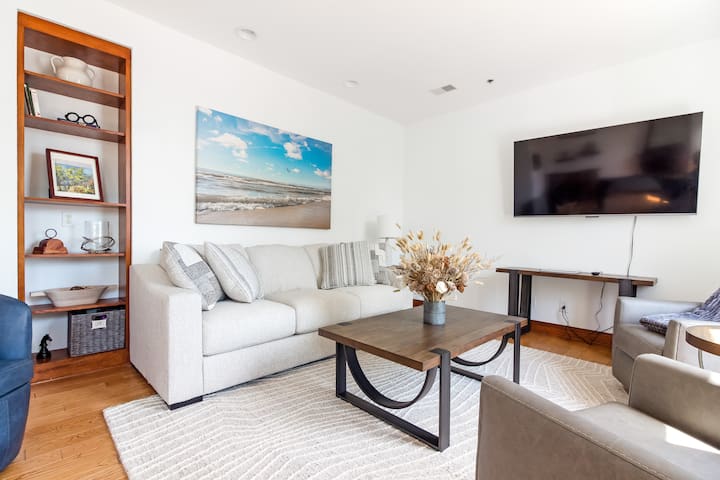 Downtown Saugatuck Lofts: Sleeps 12 - Water Views - Saugatuck, MI