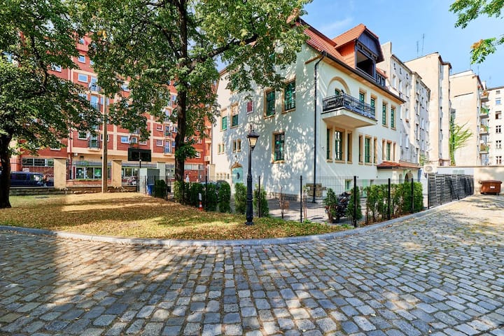 Przytulny Pokój Na Poddaszu Hotel Wrocław Centrum - Wrocław