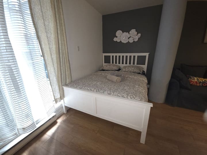 Downtown Guy & Metro Big Studio & Private Terrace - Lasalle