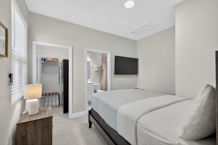 Brand-new 1br | Minutes To Tampas Top Attractions - Tampa, FL