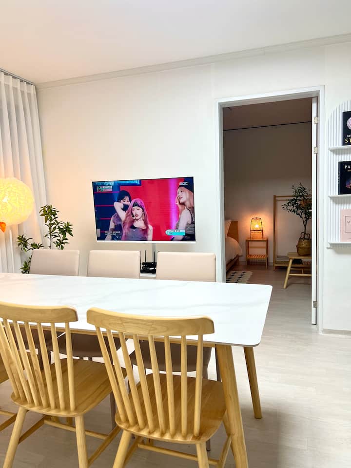 오픈특가 #넓은3룸#7인숙소#구로역5분#고척돔# 고대병원#홍대16분 / 명동 30분 - Seoul