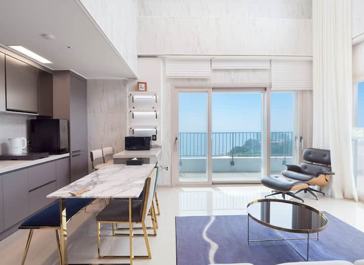 [2.7 환상 오션뷰] #펜트하우스Vvip R2 #속초해변신축 #깔끔·청결 #더블루테라 - Sokcho-si